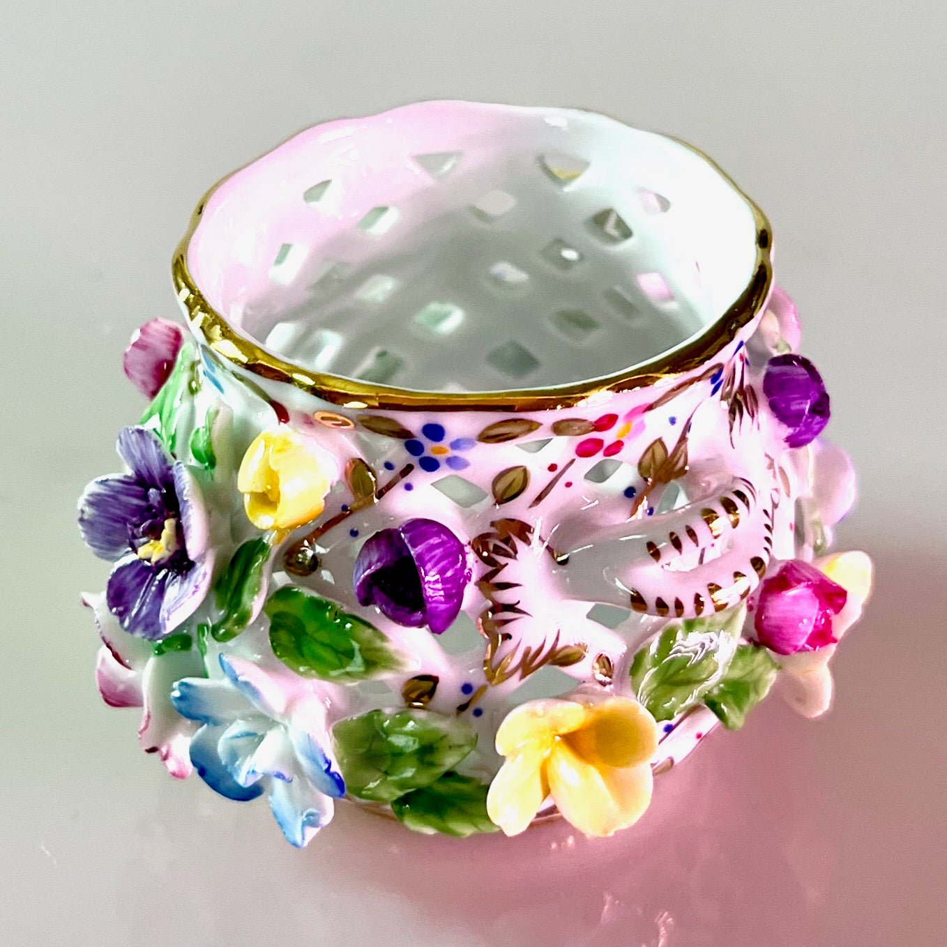 Miniature Flower Pot : Museum of Jewelry