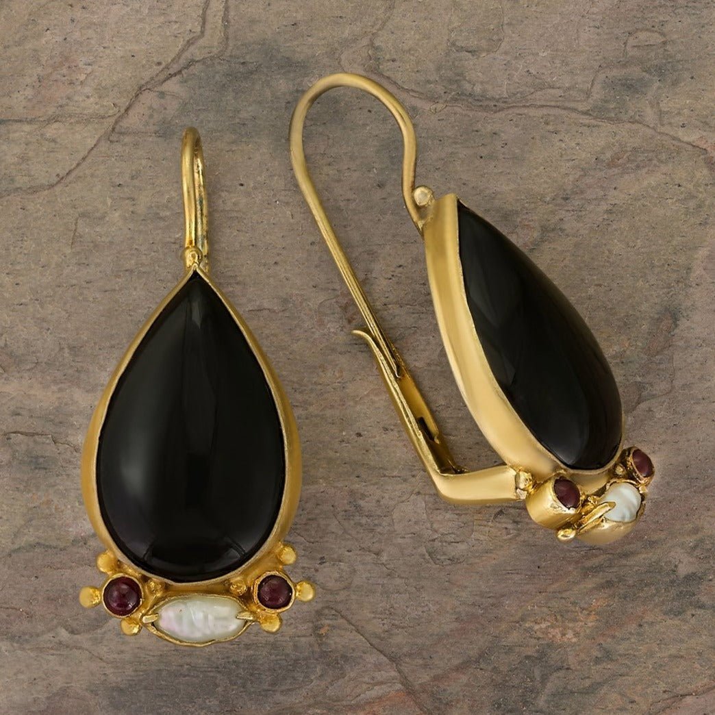 Queen Of Spades Onyx Earrings : Museum of Jewelry